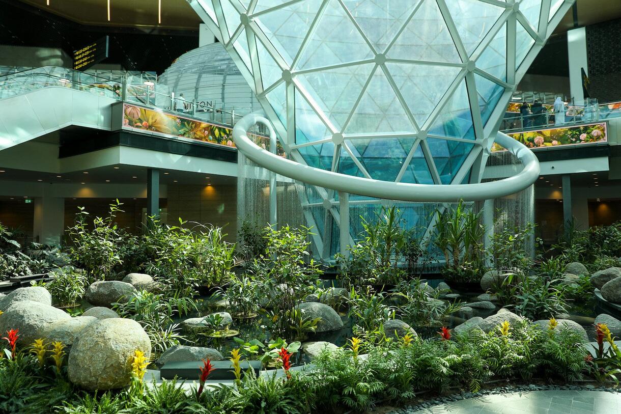 Hamad Airport in Doha opened a green garden - News | Planet of Hotels