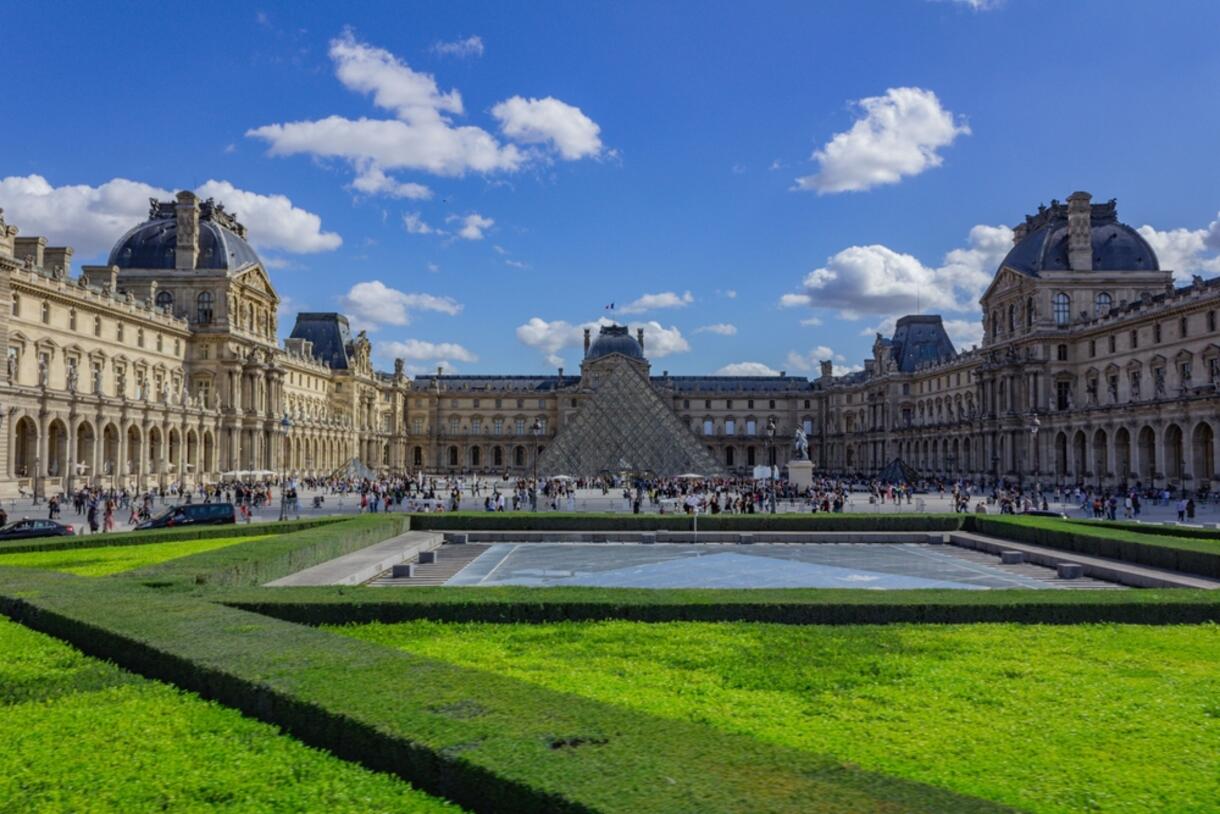 Louvre limits the number of visitors - News| Planet of Hotels