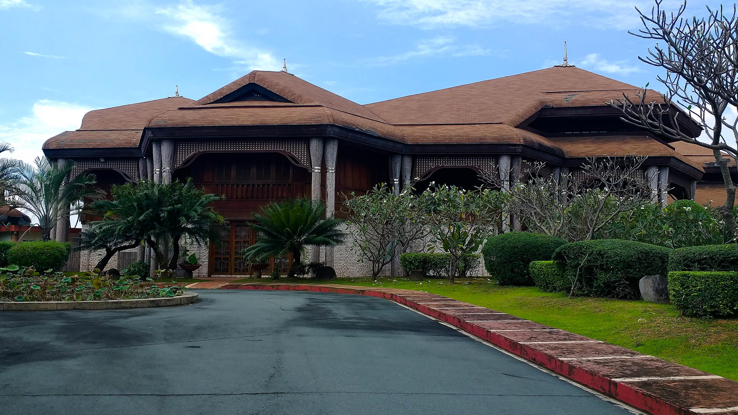 Coconut Palace in Manila - the residence of the Vice-President of the ...