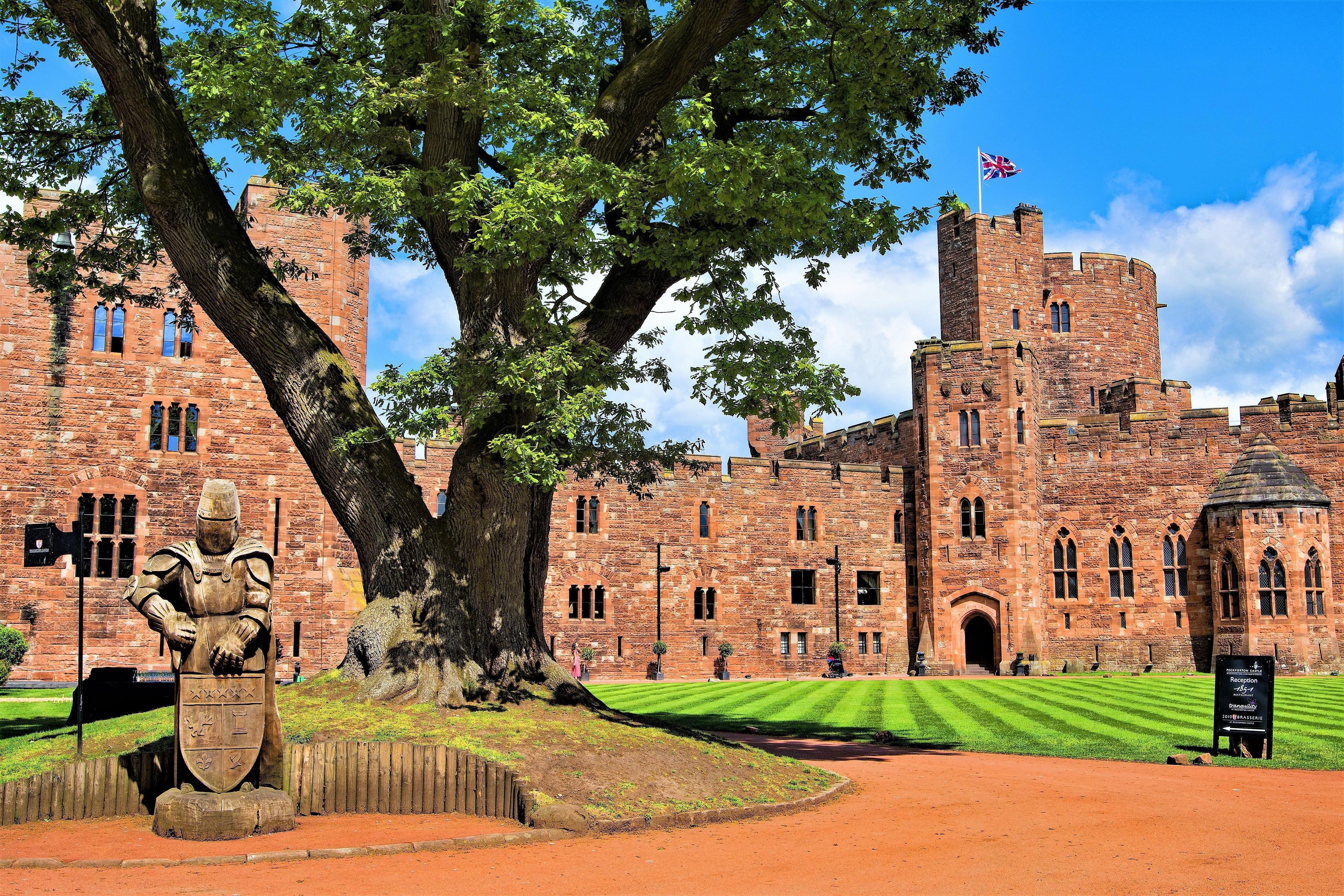 Chester - Tourist Guide | Planet of Hotels