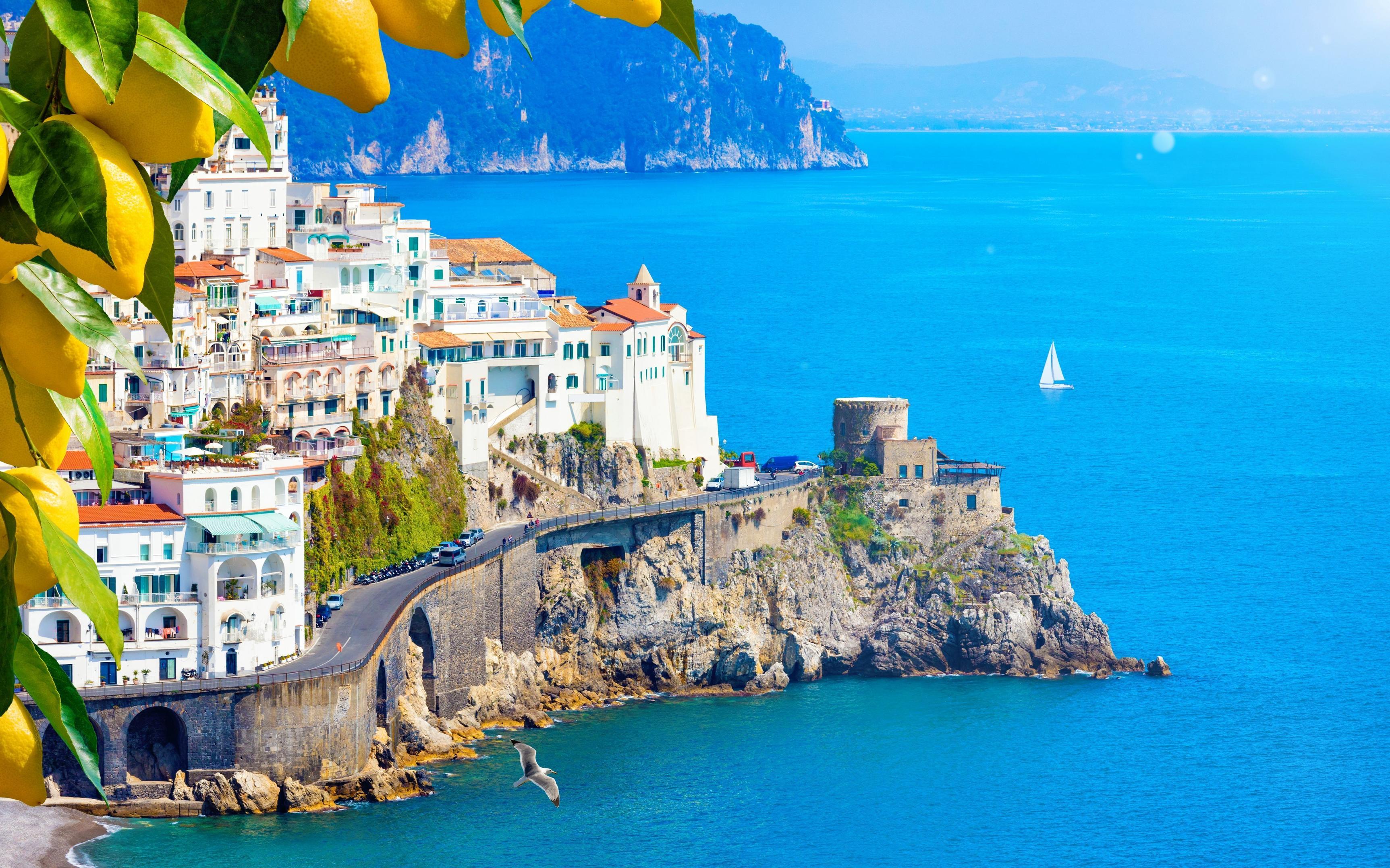 Amalfi - Tourist Guide | Planet of Hotels