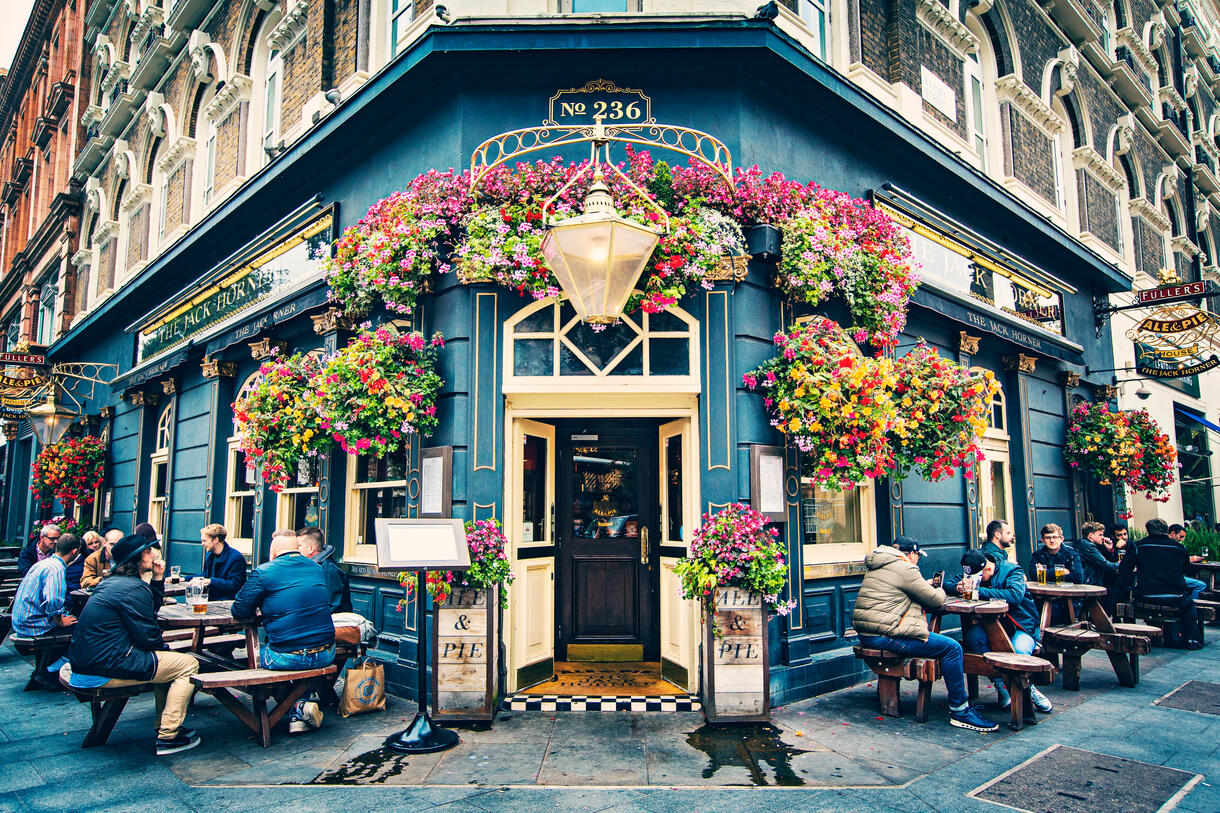 Famous Historical Cafes In the World | Planet of Hotels