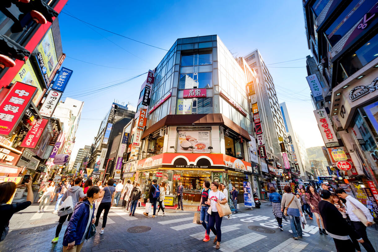 17 Most Famous Shopping Streets in the World | Planet of Hotels