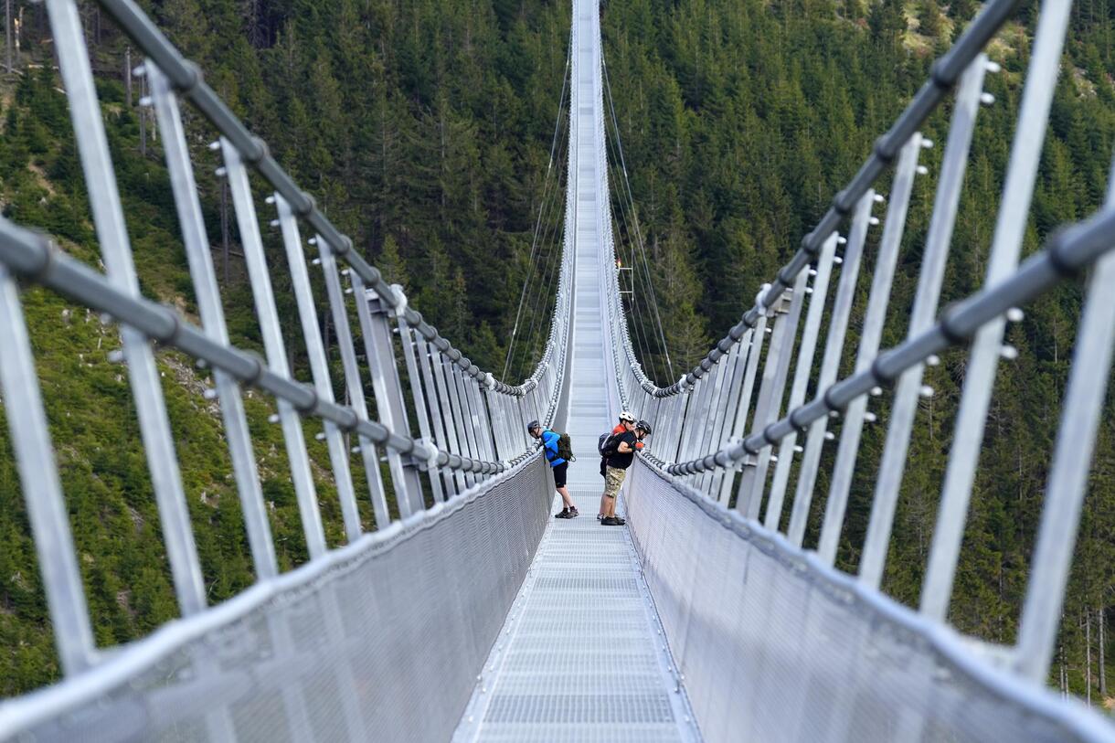 Largest Suspension Bridge In Europe