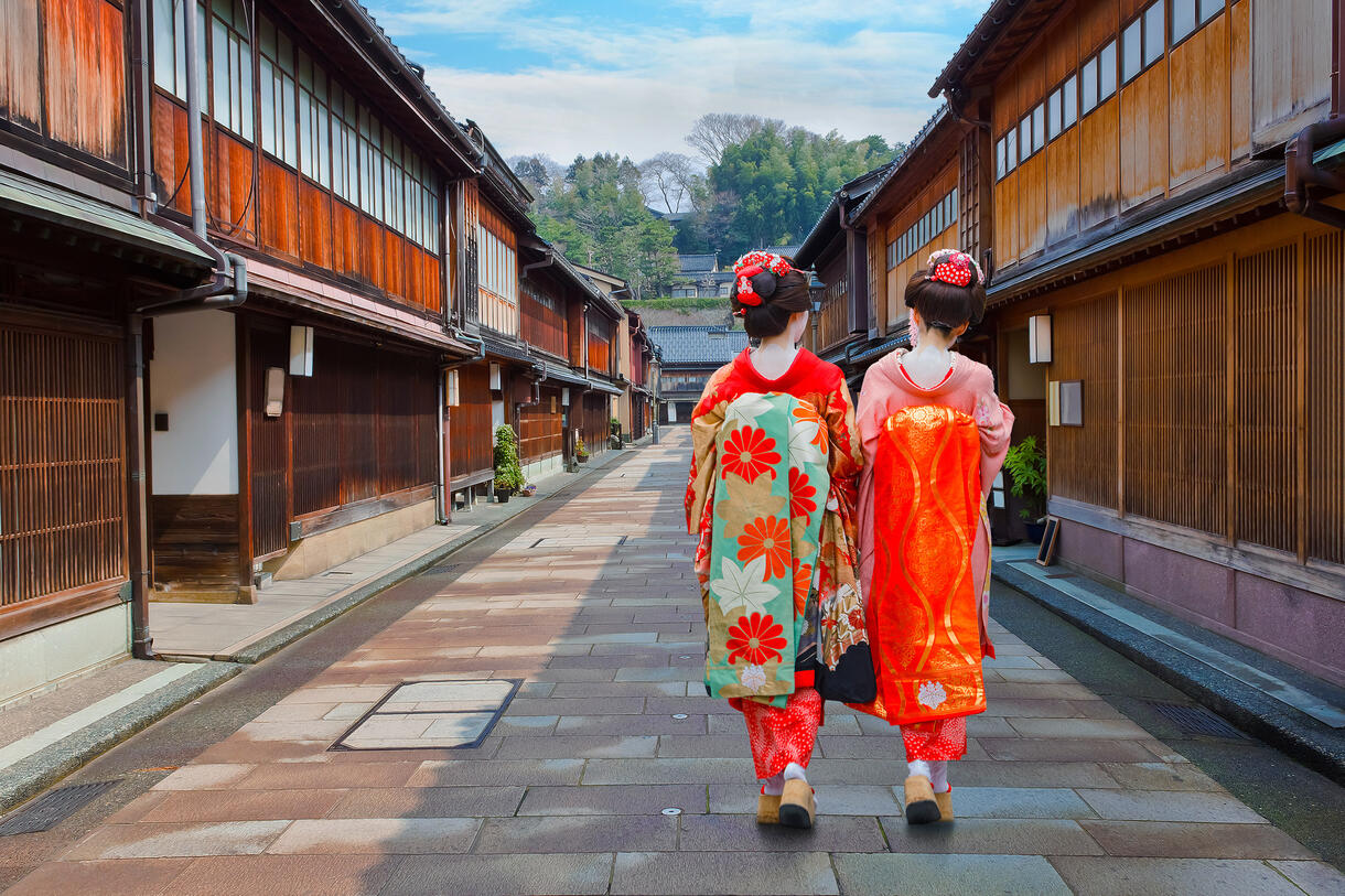 Popular District in Kyoto to Partially Close to Tourists | Planet of Hotels