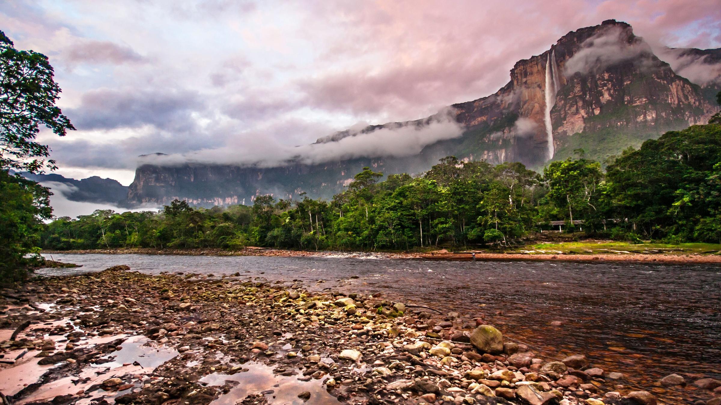 Angel Falls in Venezuela: where is the landmark, coordinates, photo