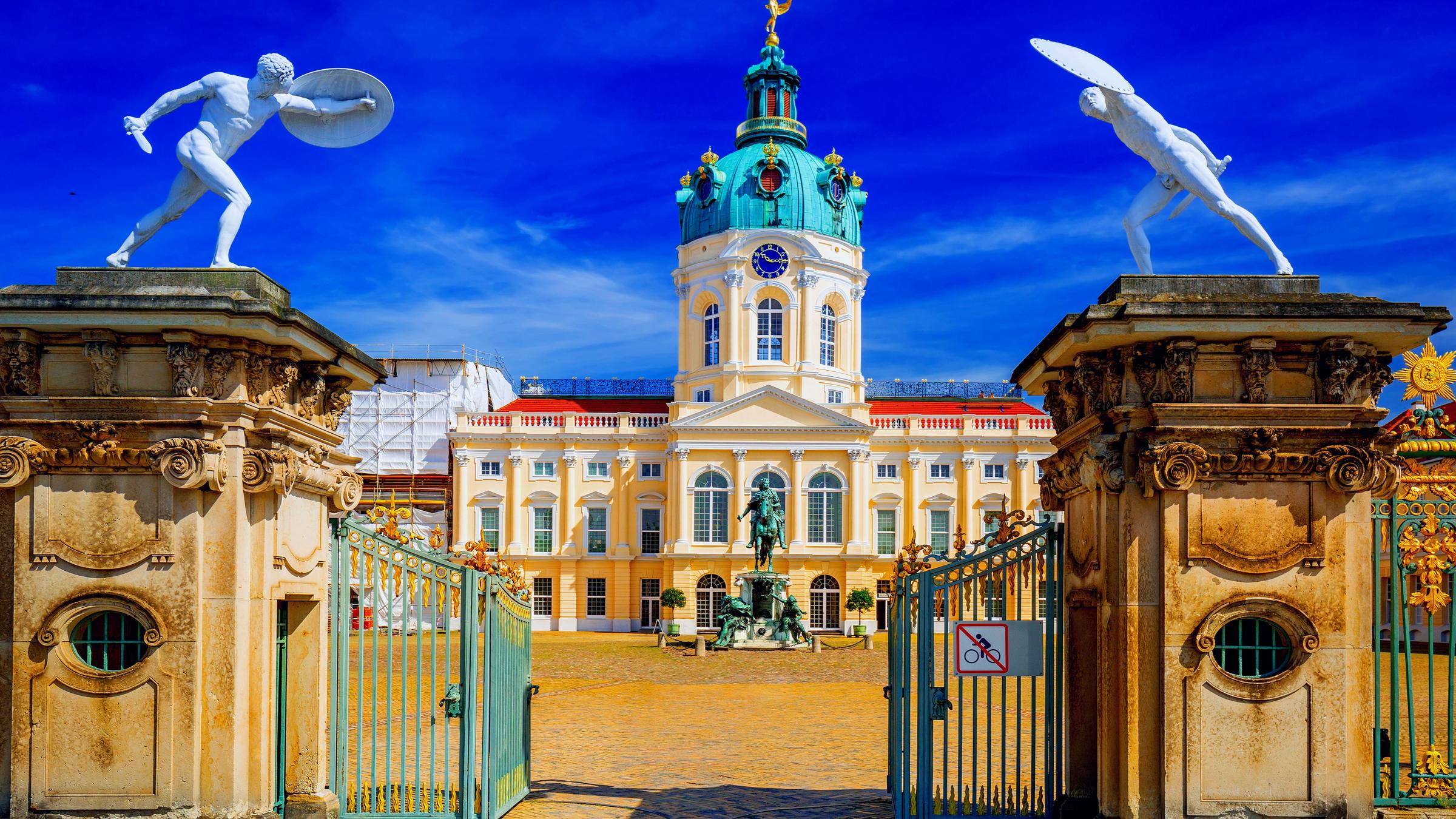 Charlottenburg Castle - the most exquisite palace in Berlin