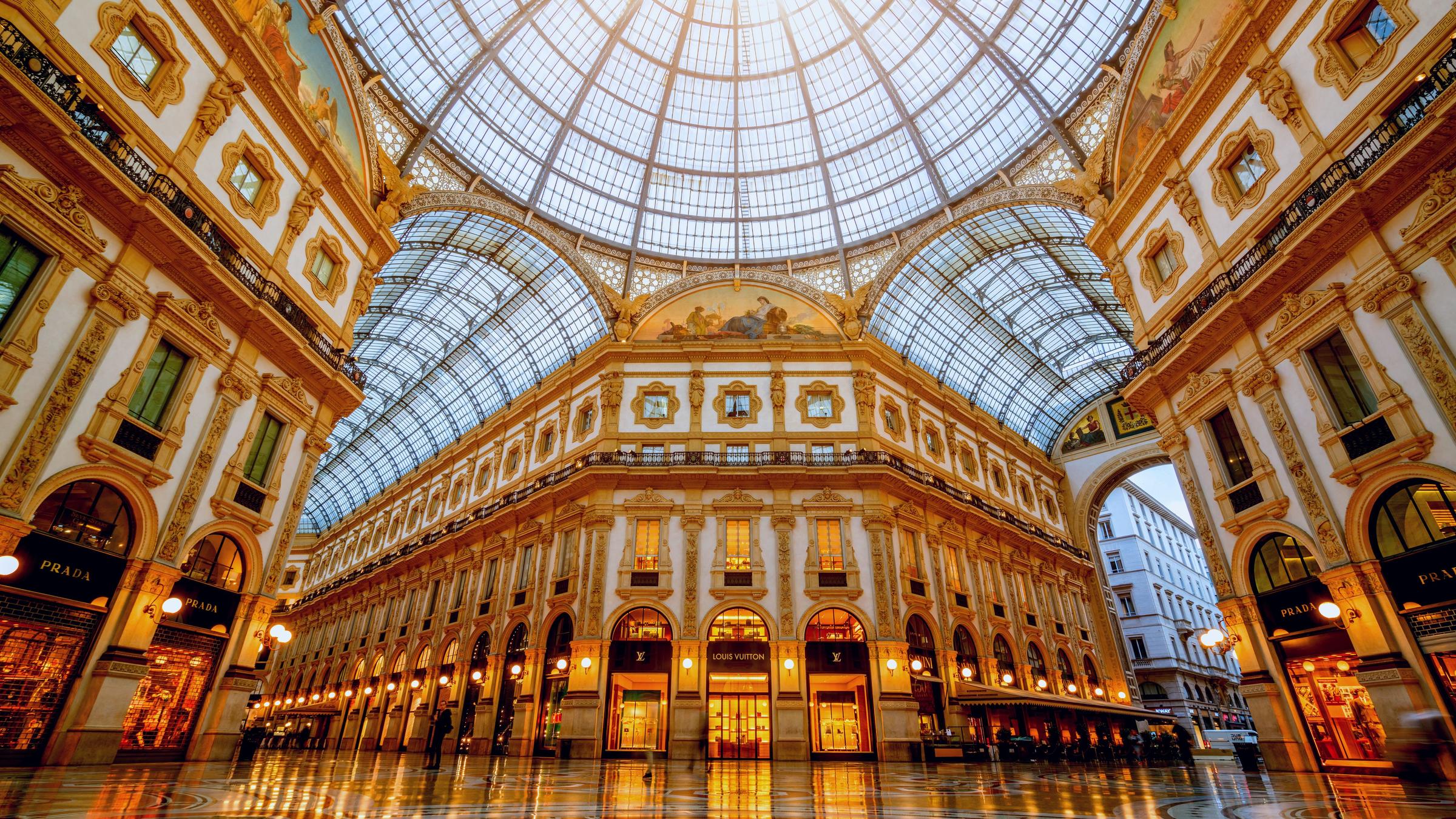Galleria Vittorio Emanuele II in Milan - well-known shops