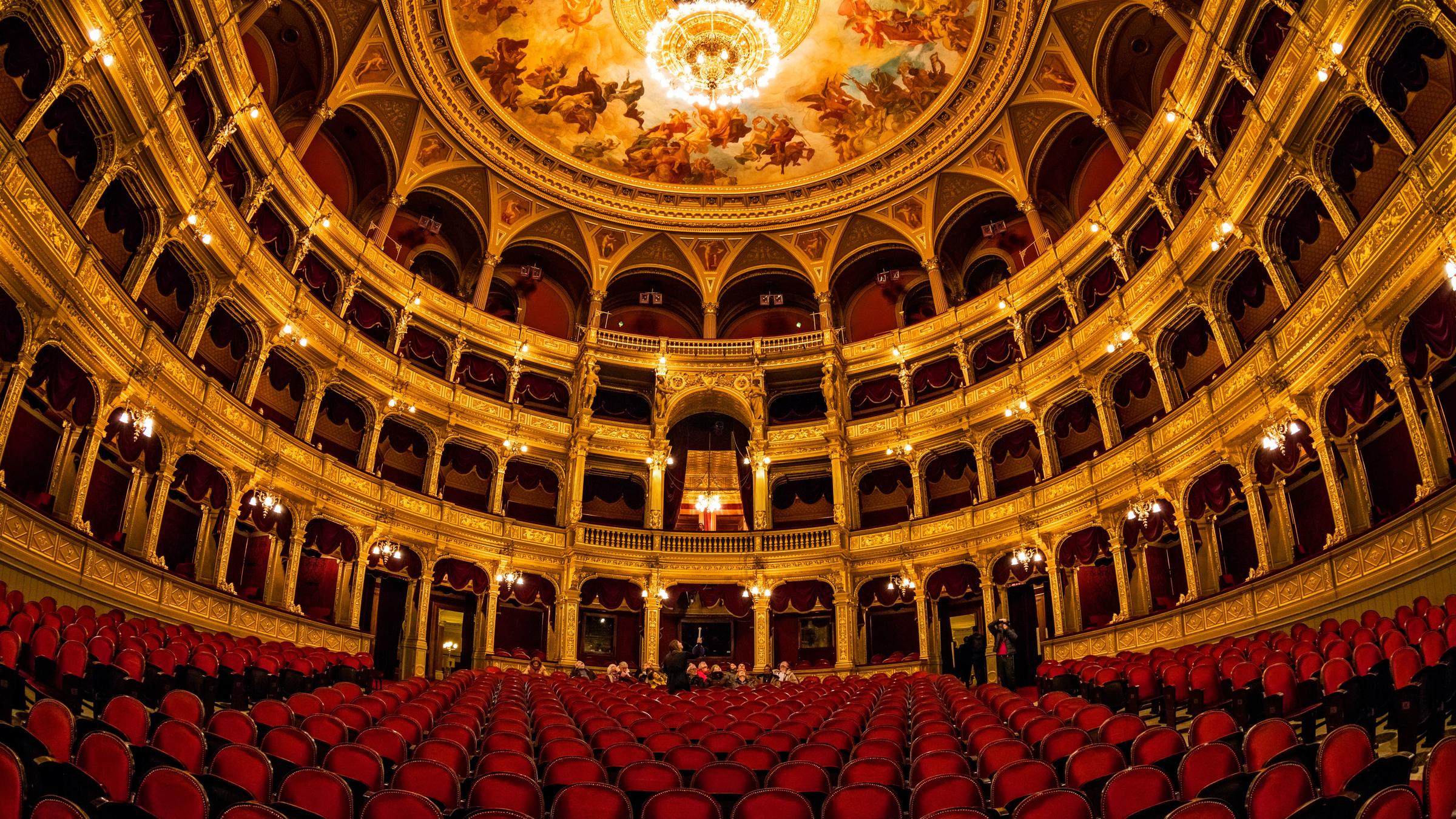 The Budapest Opera House is the largest theater in Hungary: photos ...