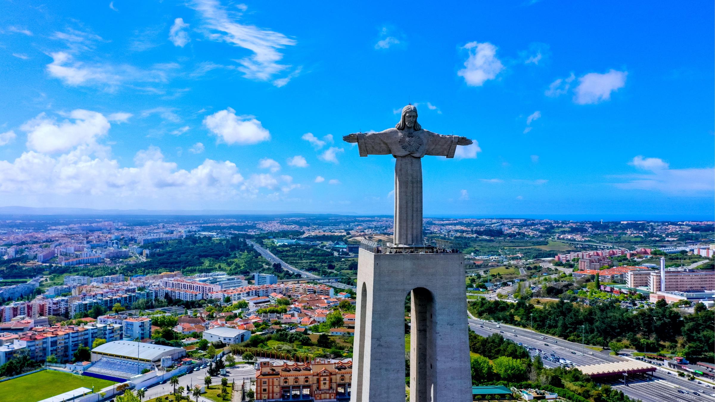 Statue of Christ the King, Almada (Portugal) - photo, how to get