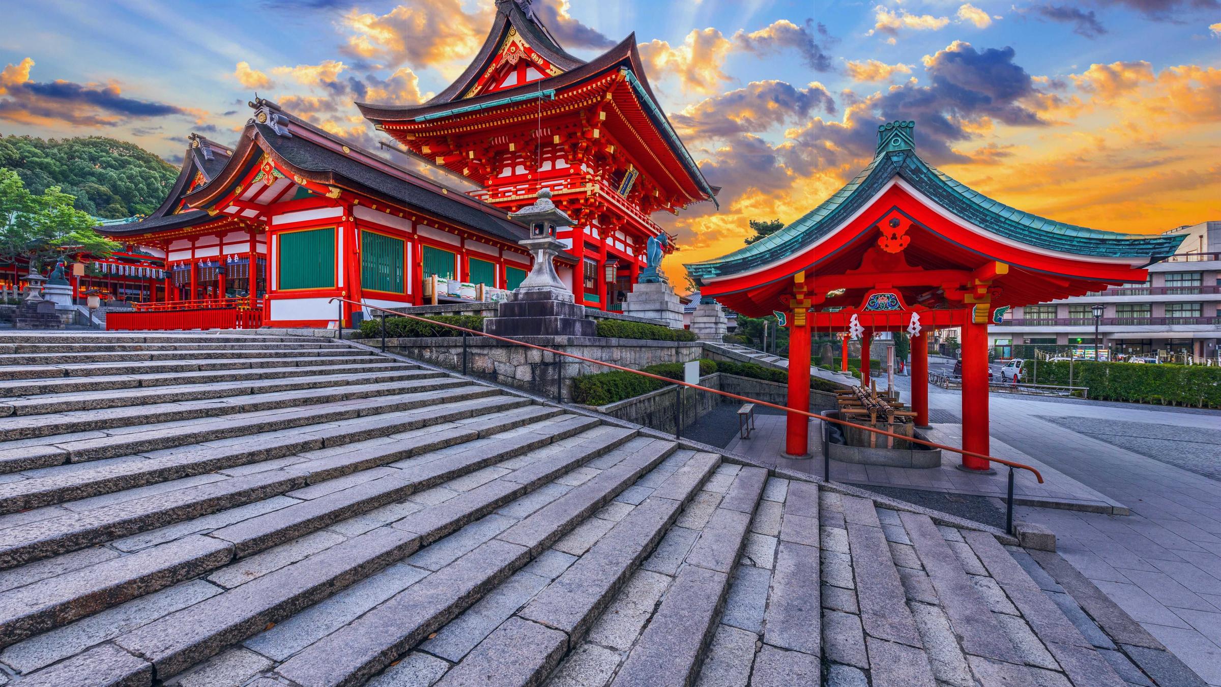 Fushimi Inari Taisha Shrine in Kyoto - the main sanctuary of the ...