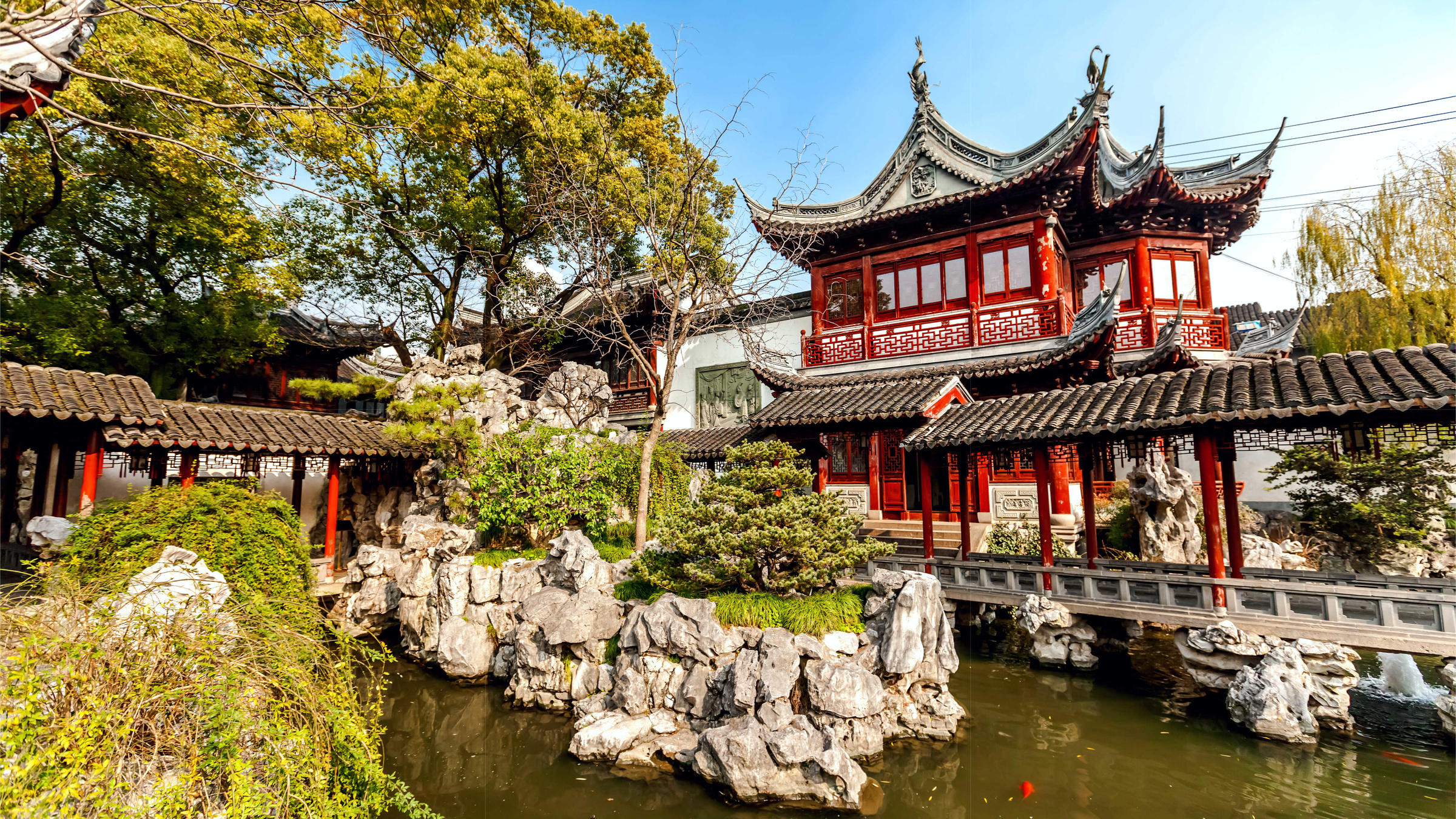 Yuyuan Garden in Shanghai - a masterpiece of park design and ...