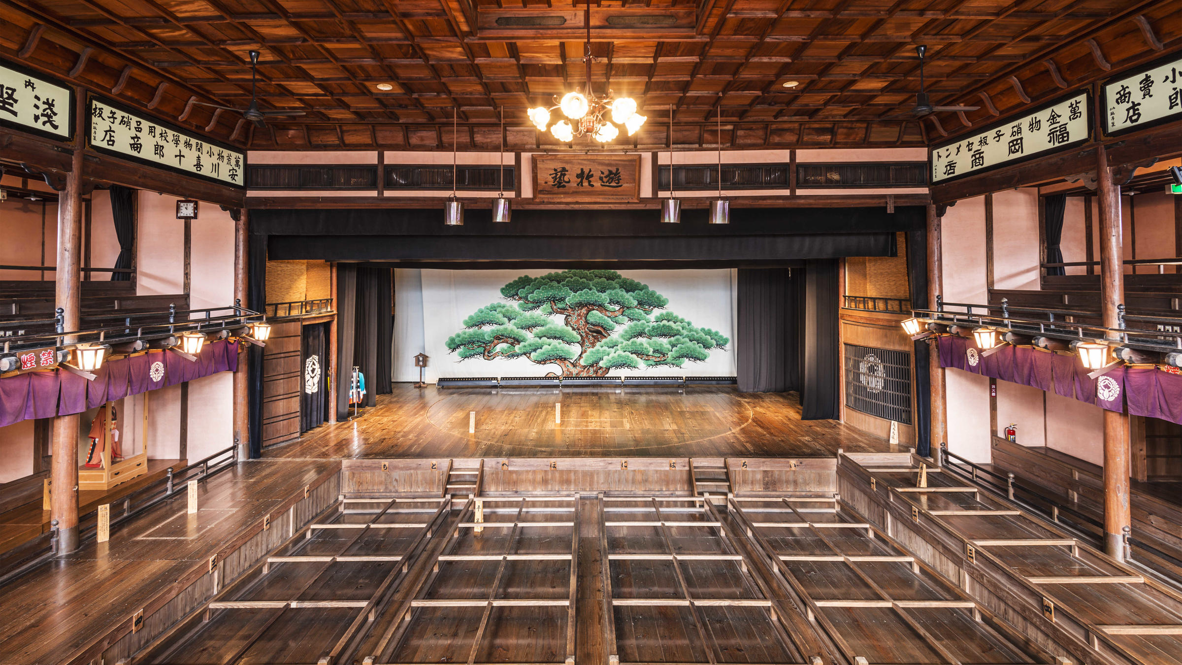 National Bunraku Theater in Osaka - Traditional Japanese Puppet Theater
