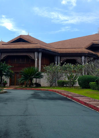 The Arch of the Centuries in Manila - the symbolic gateway to knowledge
