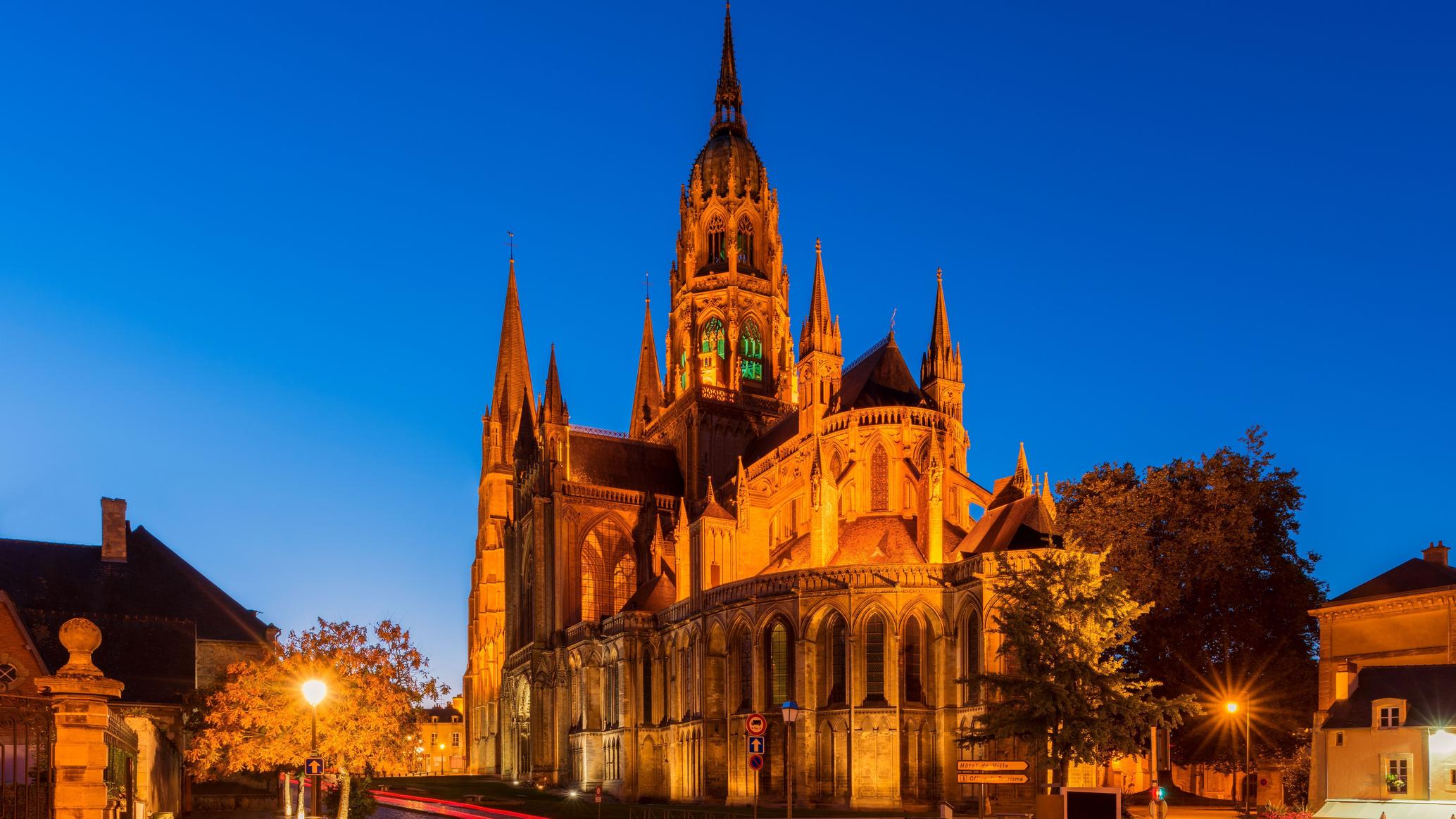 Bayeux, France — Tourist Guide | Planet of Hotels