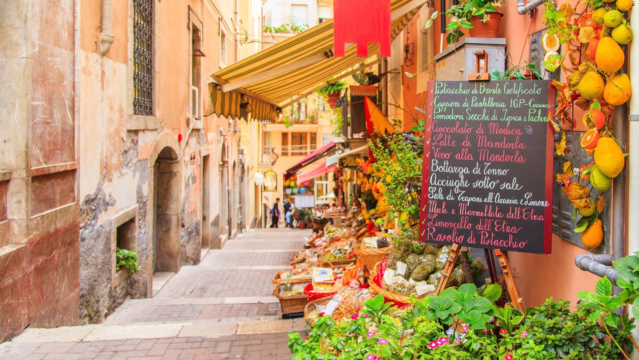 Italy Tourism – Information, Facts, Advices in Travel Guide | Planet of ...
