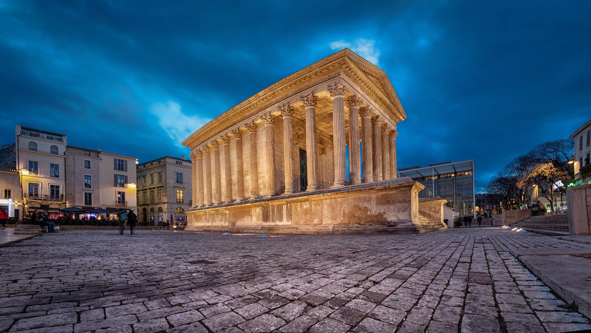 Nîmes, France — Tourist Guide | Planet of Hotels