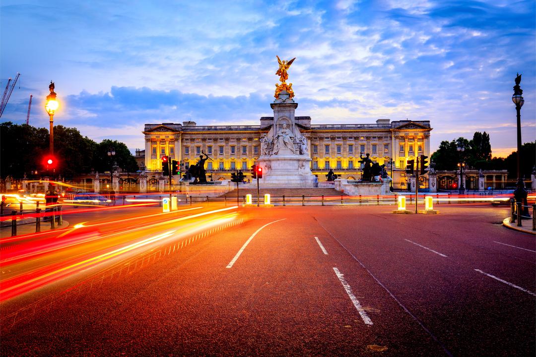 Buckingham Palace in London, England - the history of the royal palace