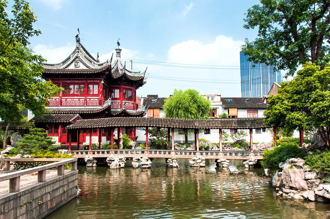 Yuyuan Garden in Shanghai - a masterpiece of park design and ...