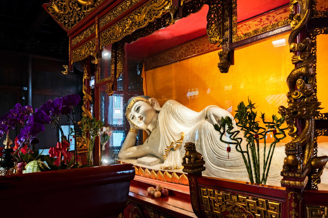 Jade Buddha Temple in Shanghai - Buddhist Shrine of China
