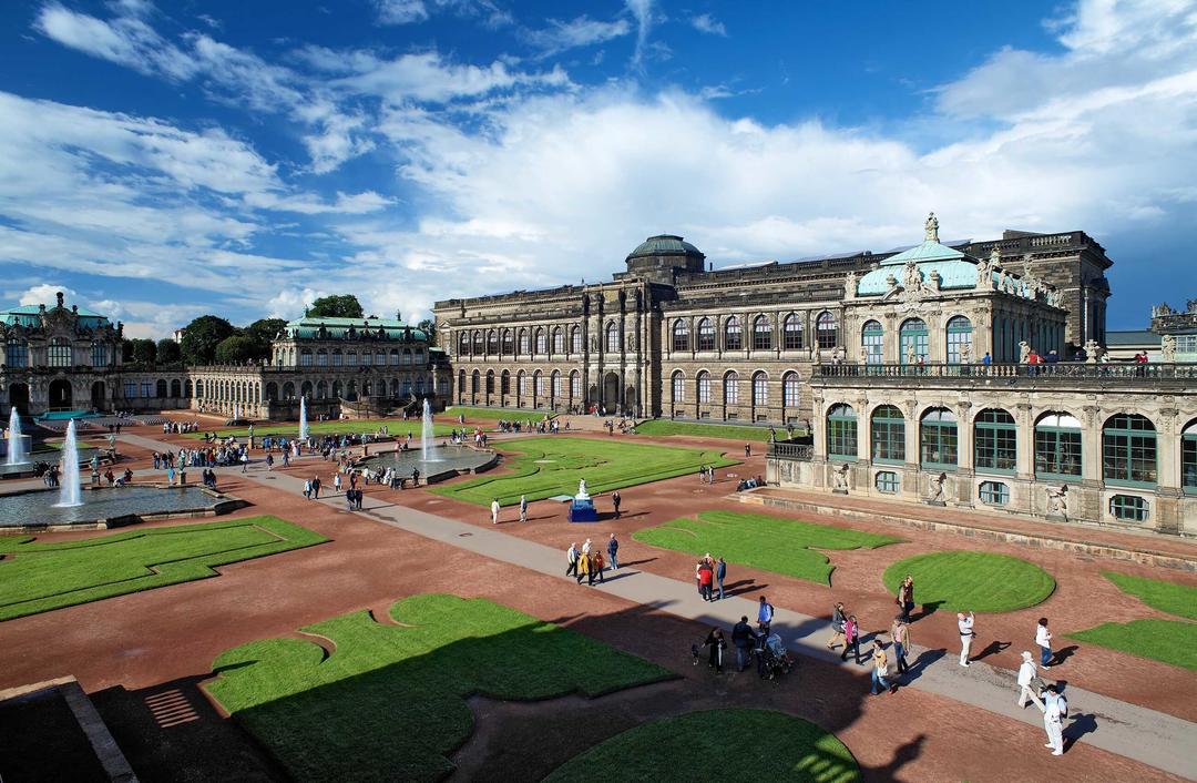 Old Masters Picture Gallery in Dresden, photo and description